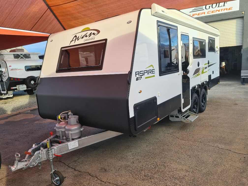 Avan Aspire 617 Adventure Pack 3 bunk AVAILABLE NOW | Golf Super Centre