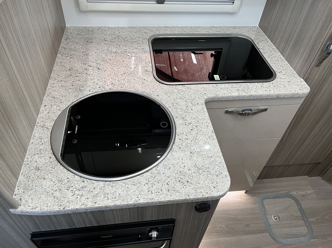 Avan Ovation M3 C-Class | Golf Super Centre