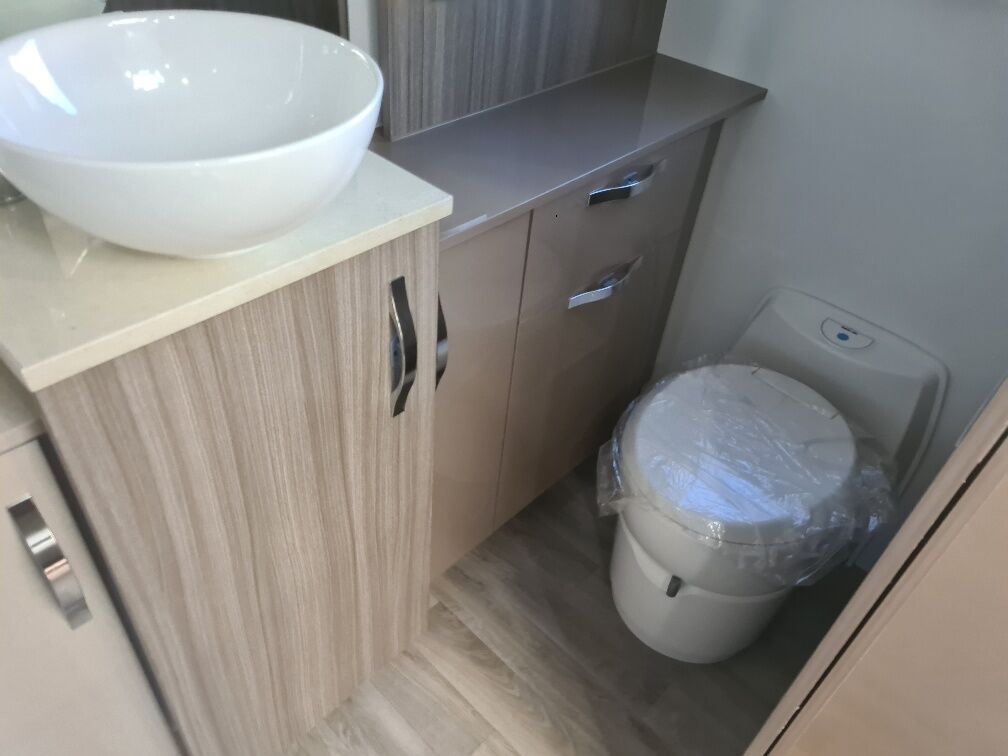 Avan Ovation M7 Titanium Series | Golf Super Centre